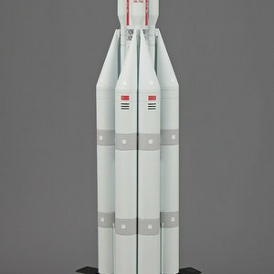 1:144 Scale Model of Russian Moon Rocket UR-700, Made of Metal 21 Tall ...