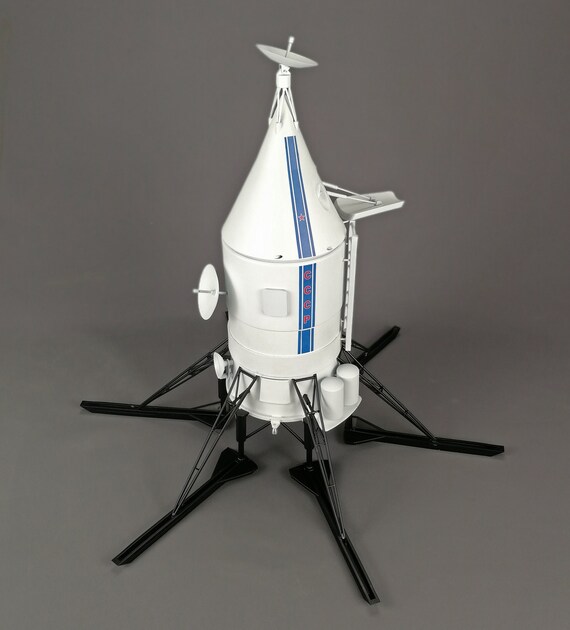 1:50 Scale Model of Soviet LK-700 Lunar Lander Made of - Etsy