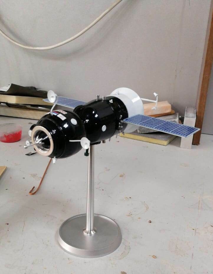 SALE 1:50 Scale Model of Russian Spacecraft Soyuz TMA Made - Etsy