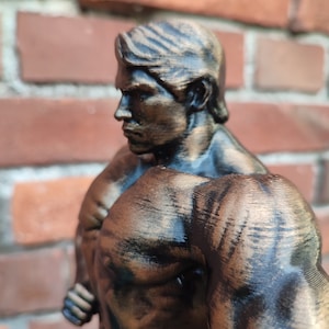 Arnold Schwarzenegger - ,,lat Spread Pose'' Statue With Stand - 20/25 ...
