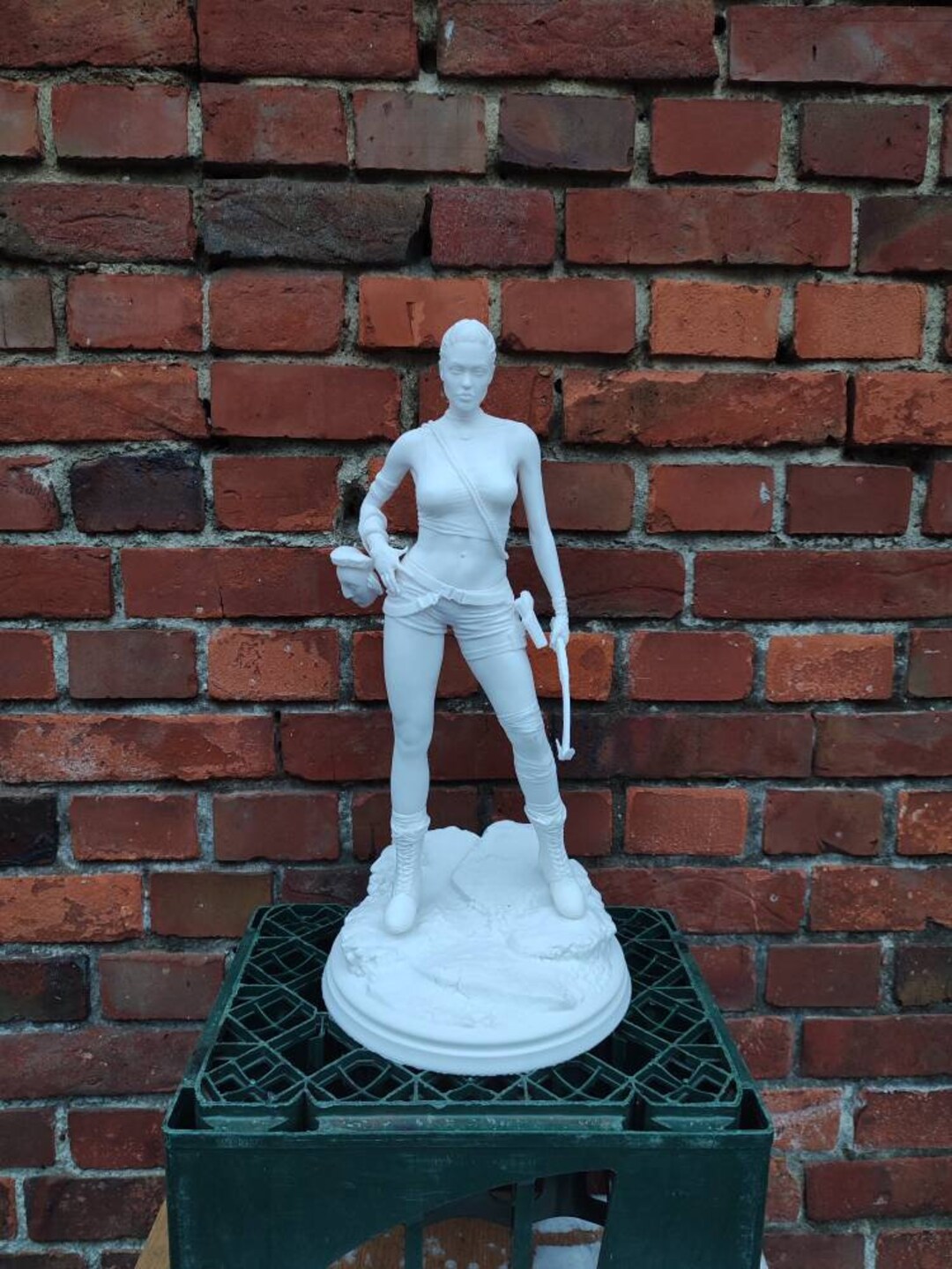 Lara Croft - Tomb Raider Figure With Stand - 51cm Height (angelina ...
