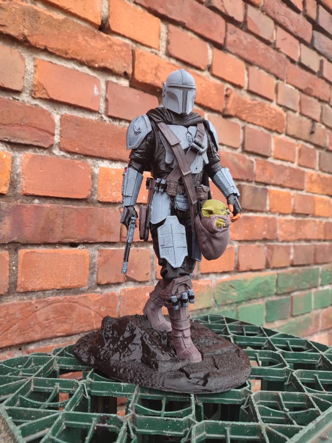 The Mandalorian Star Wars 33cm Figurine With Stand & Accesories with ...
