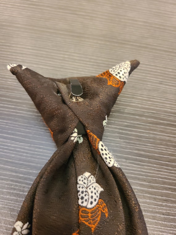 Clip on tie from the 70's. Snapper from the men's st… - Gem