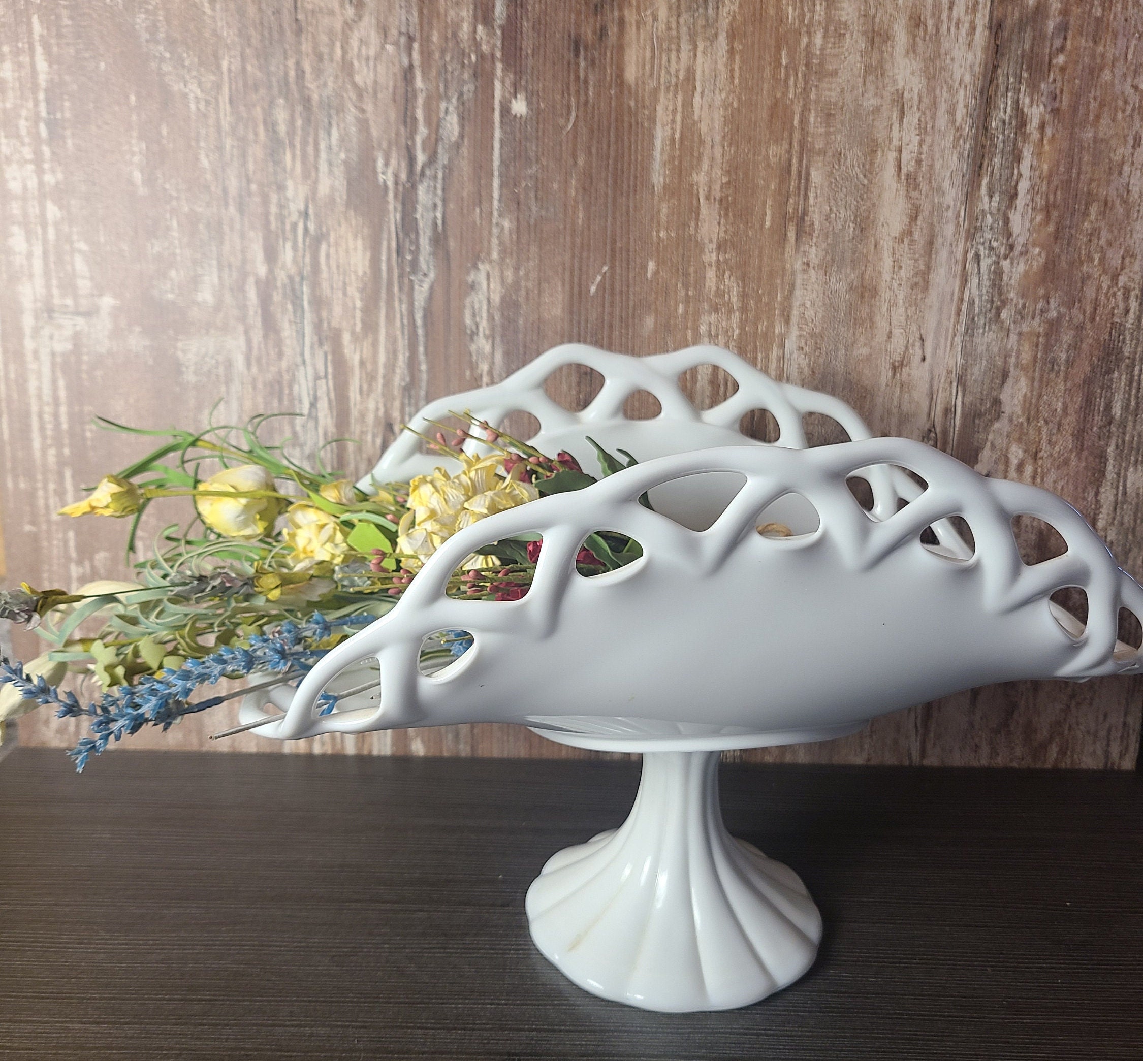 White LE Smith Colonial Lace Banana Boat. Pedestal Bowl. - Etsy