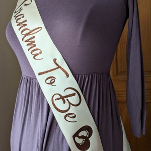 Grandma to Be Baby Shower Shoulder Sash, Cross Body Grandmother ...