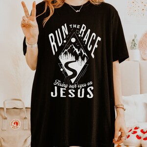 Christian Shirts Women Jesus Tshirt Run the Race Bible Verse T-shirt ...