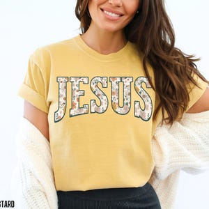 Comfort Colors Jesus Shirt for Women Christian Tshirt Jesus is King T ...