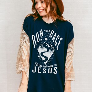 Christian Shirts Women Jesus Tshirt Run the Race Bible Verse T-shirt ...