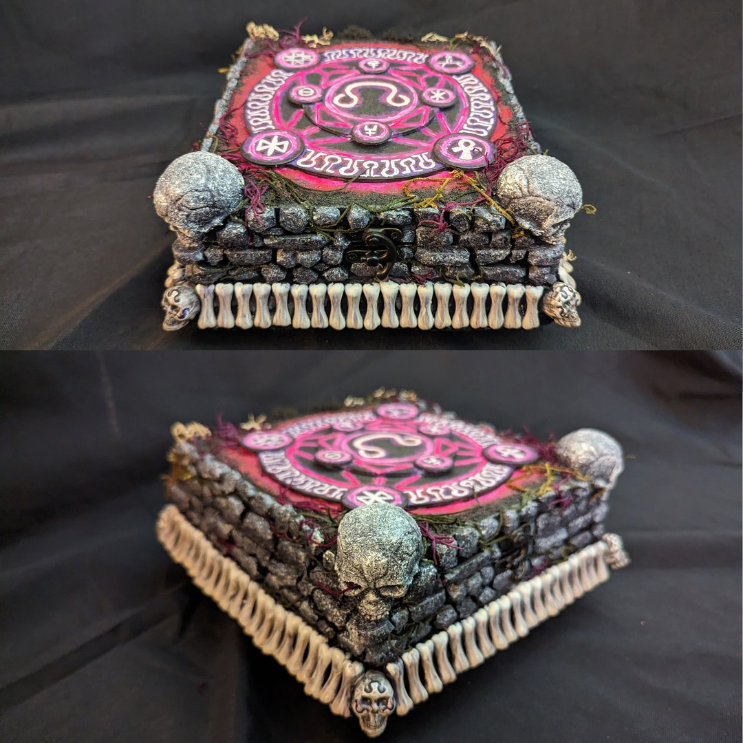 Dungeons and Dragons Necromancer Dice Box Handmade Dice Box DND Dice ...