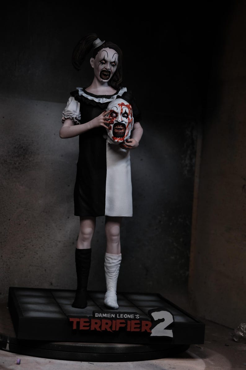 The Terrifier 2 the Pale Girl Statue - Etsy