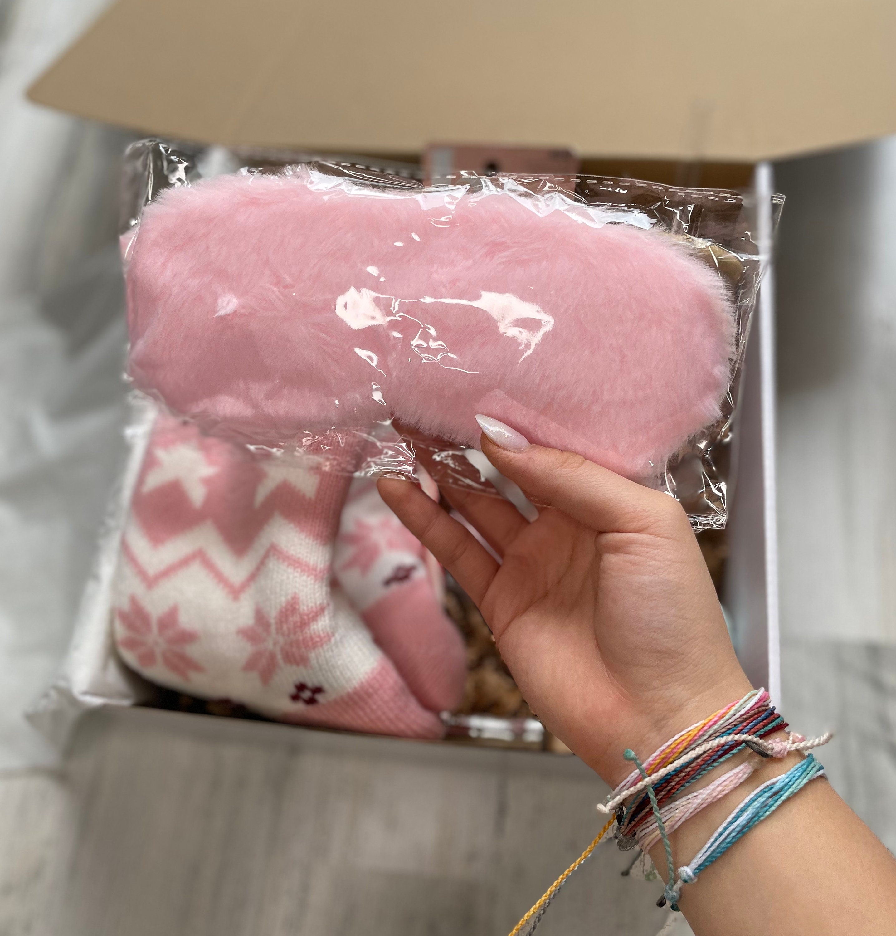 Christmas Gift Set for Girls Pink Christmas Gift Box for Teens and ...