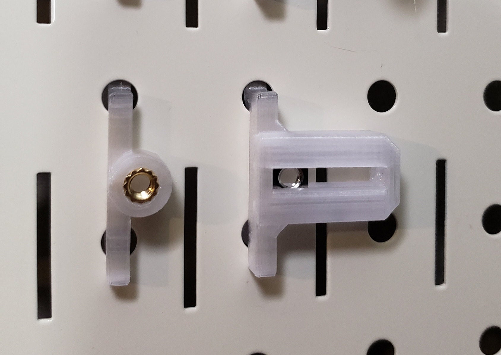 1/4 Inch Metal Pegboard Connector and Metal Pegboard Slider ...