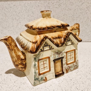 English Cottage Shaped Teapot, Cottage Ware Teapot, Keele Street ...