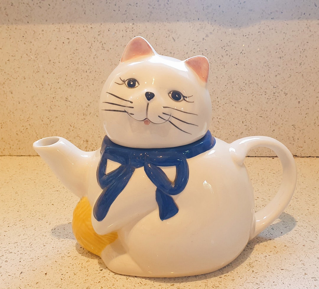 Vintage Cat Teapot, White Cat, Fat Cat, Cute, Quirky, Immaculate ...