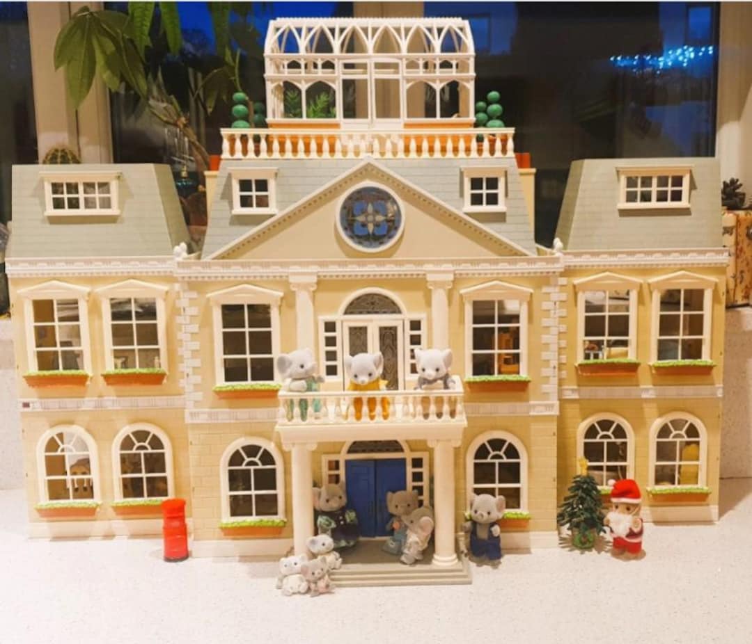 Sylvanian Families, Georgian Style Large Dolls House, Blue, Cream ...