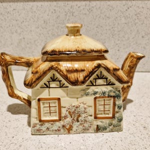 English Cottage Shaped Teapot, Cottage Ware Teapot, Keele Street ...
