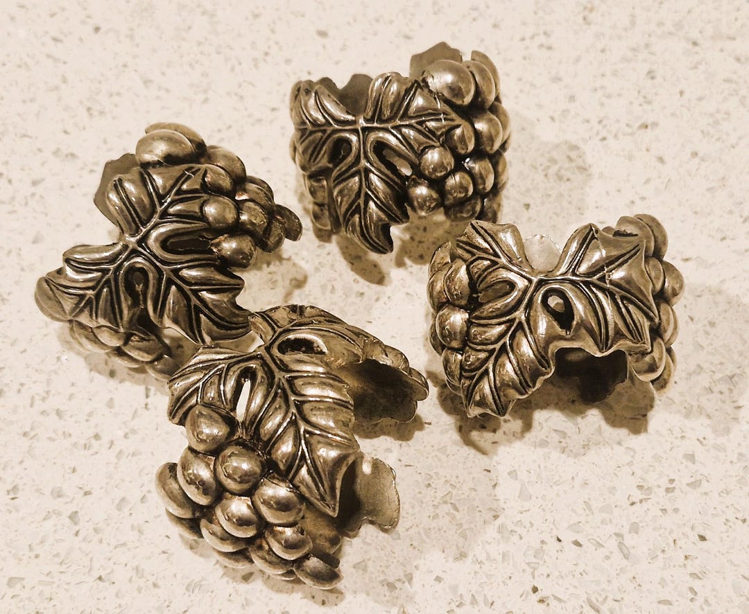 SILEA Silver Plated Grape Vine Napkin Rings: Set of 4 - Etsy UK