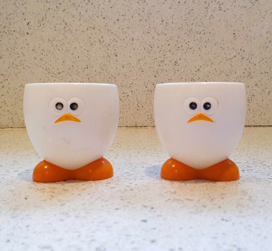 2 X Kitsch Quirky Little Chick Egg Cups, Plastic, With Orange Feet ...
