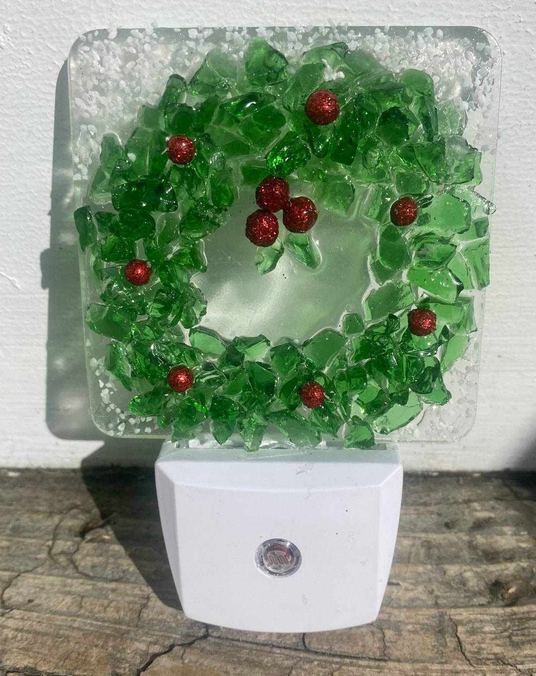 COASTAL Holiday /CHRISTMAS Night Light- Wreath With Holly Berries - Etsy