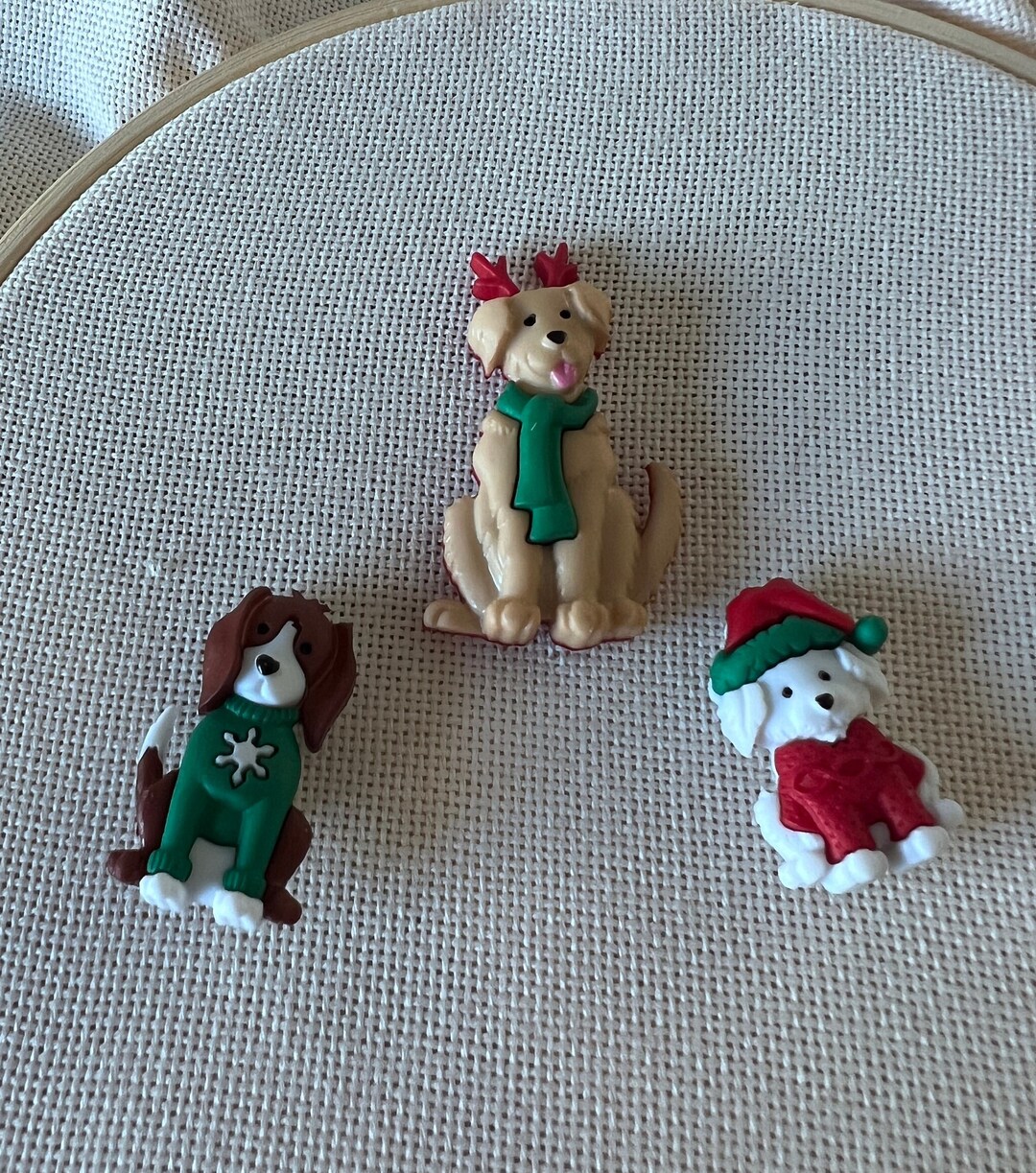 Christmas Dogs Needle Minder | Cover Minder - Etsy