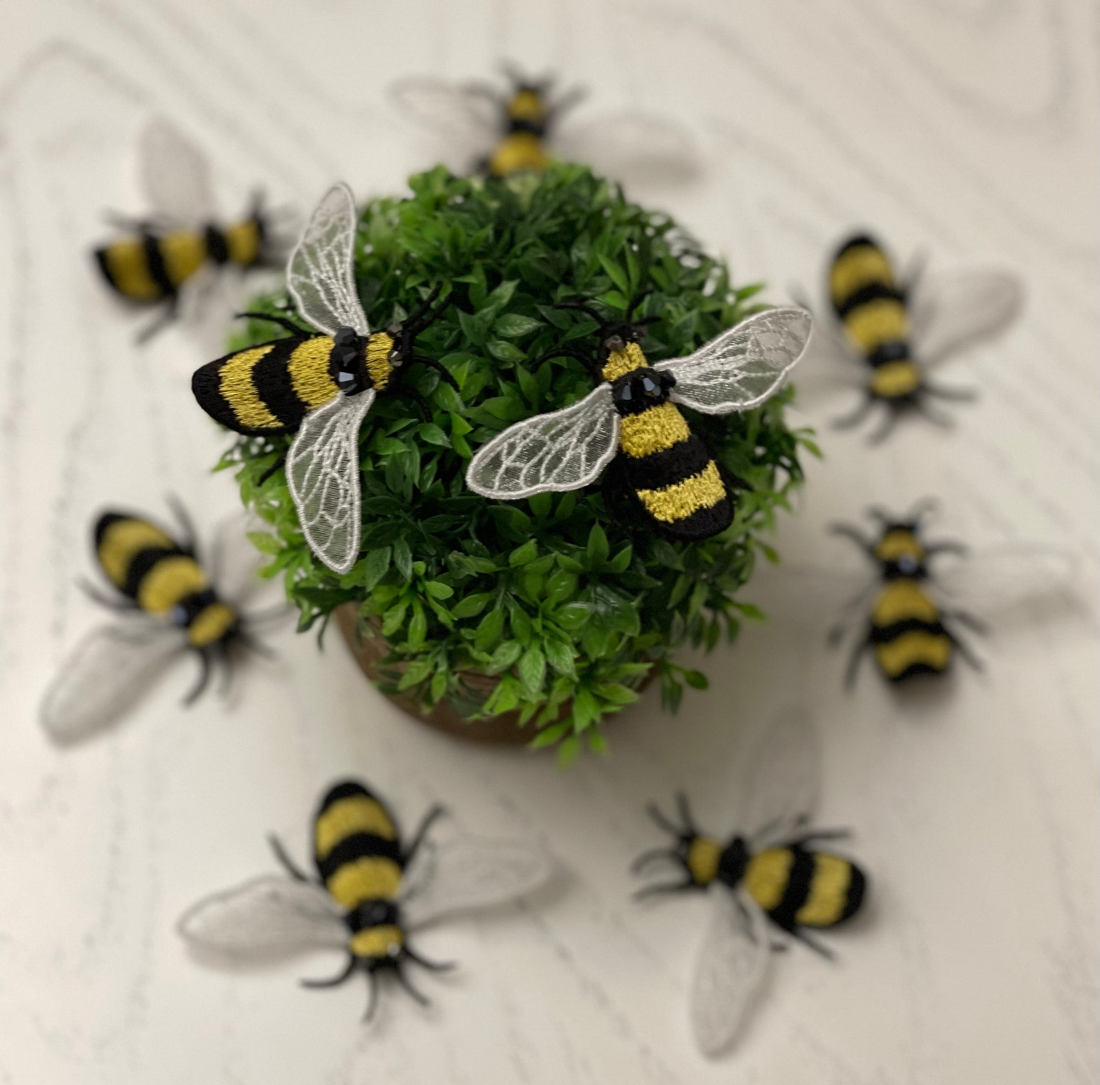 Bee Brooch FSL Machine Embroidery Design Digital Embroidery - Etsy