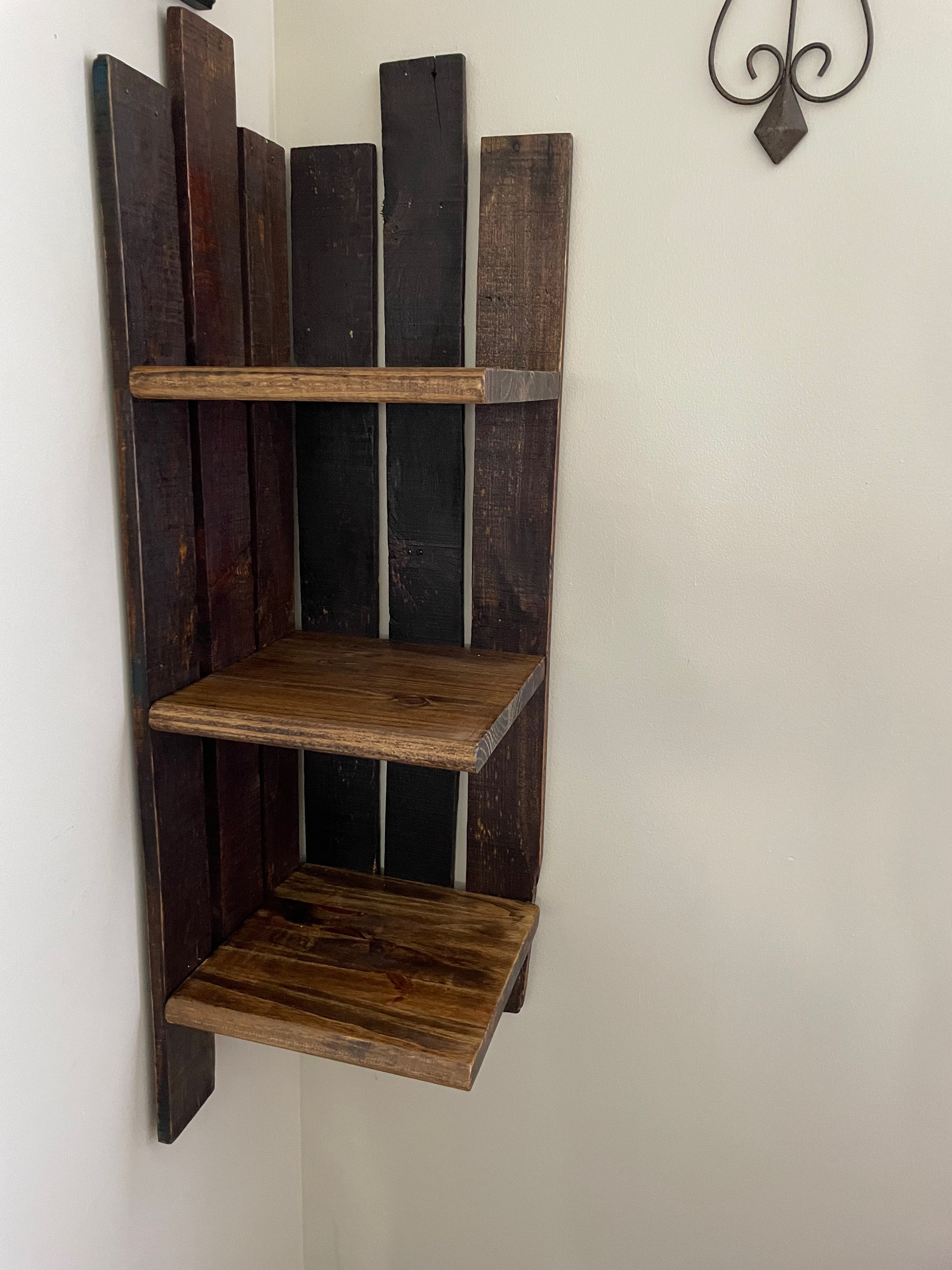 Pallet Corner Shelf - Etsy