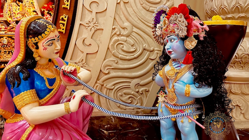 Iskcon Damodar Leela Idol/krishna and Yashoda /handcrafted Maa - Etsy