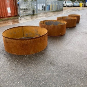 Weathered Steel Raised Round Open Bottom Planter Beds - Etsy UK