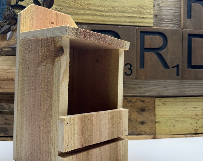 Cedar Bird Nesting Box • Nesting Box • Bird House - Etsy