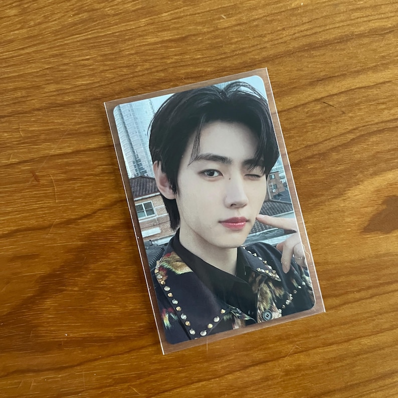 Enhypen Official Photo Card: Heeseung, Jay, Jake, Sunghoon, Sunoo ...