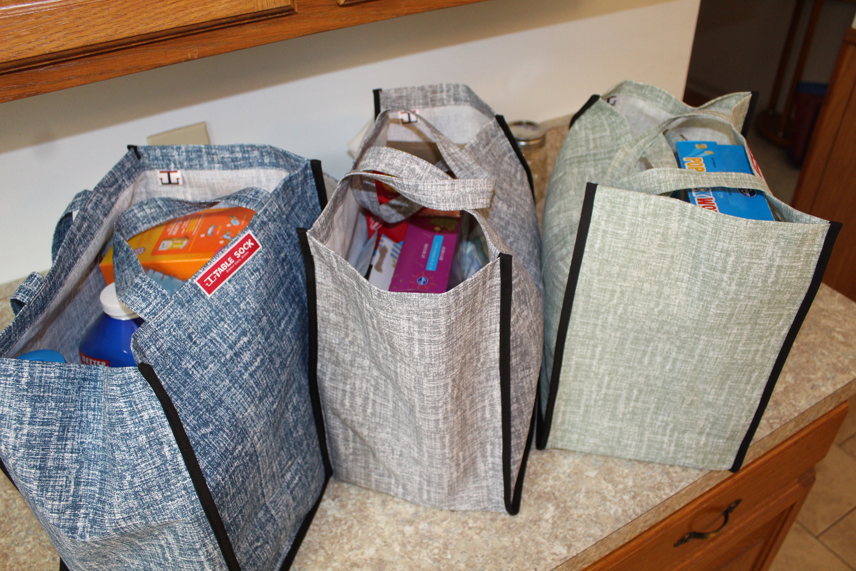 Shopper Bag 12 X 12 X 8 Folds Flat With Sturdy Plastic Insert in Blue ...