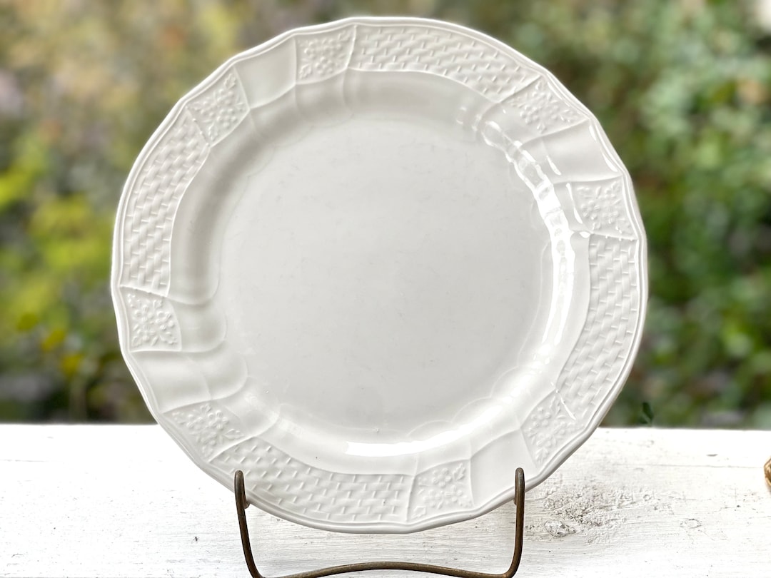Mikasa Renaissance White Dinner Plates/classic White - Etsy