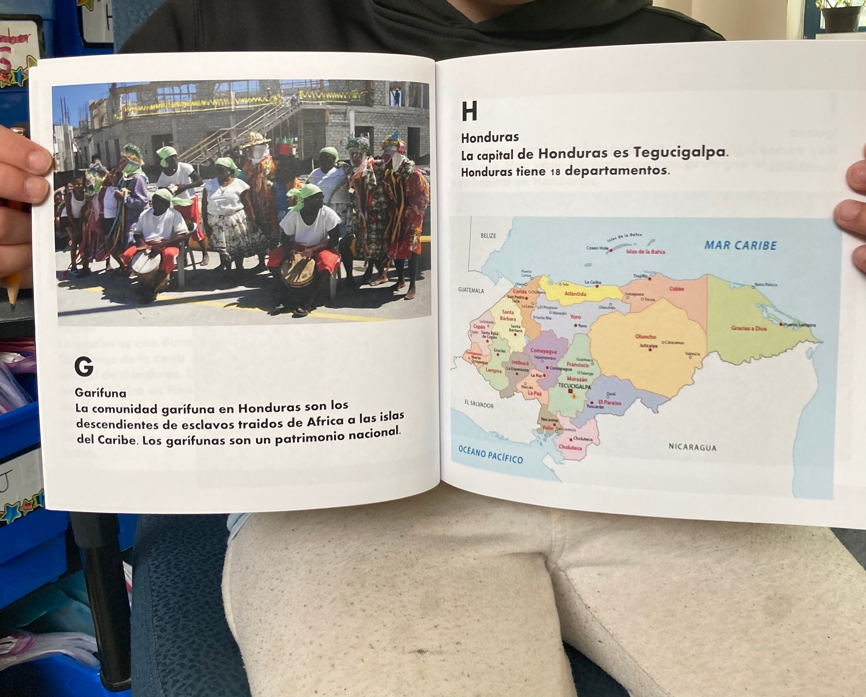 Alfabeto De Honduras: Spanish Alphabet Book & Cultural Guide | Viajando ...