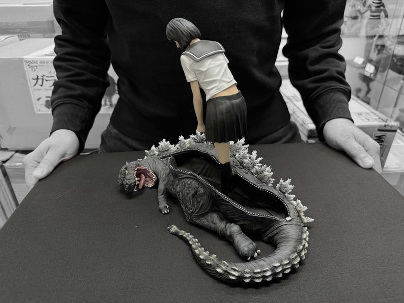 Godzilla Girl Art Statue (one-off) ゴジラの少女 完成品 - Etsy