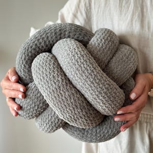 Crochet Knot Pillow PATTERN - Crochet Throw Pillow Pattern - Decorative ...