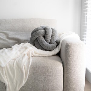 Crochet Knot Pillow PATTERN - Crochet Throw Pillow Pattern - Decorative ...