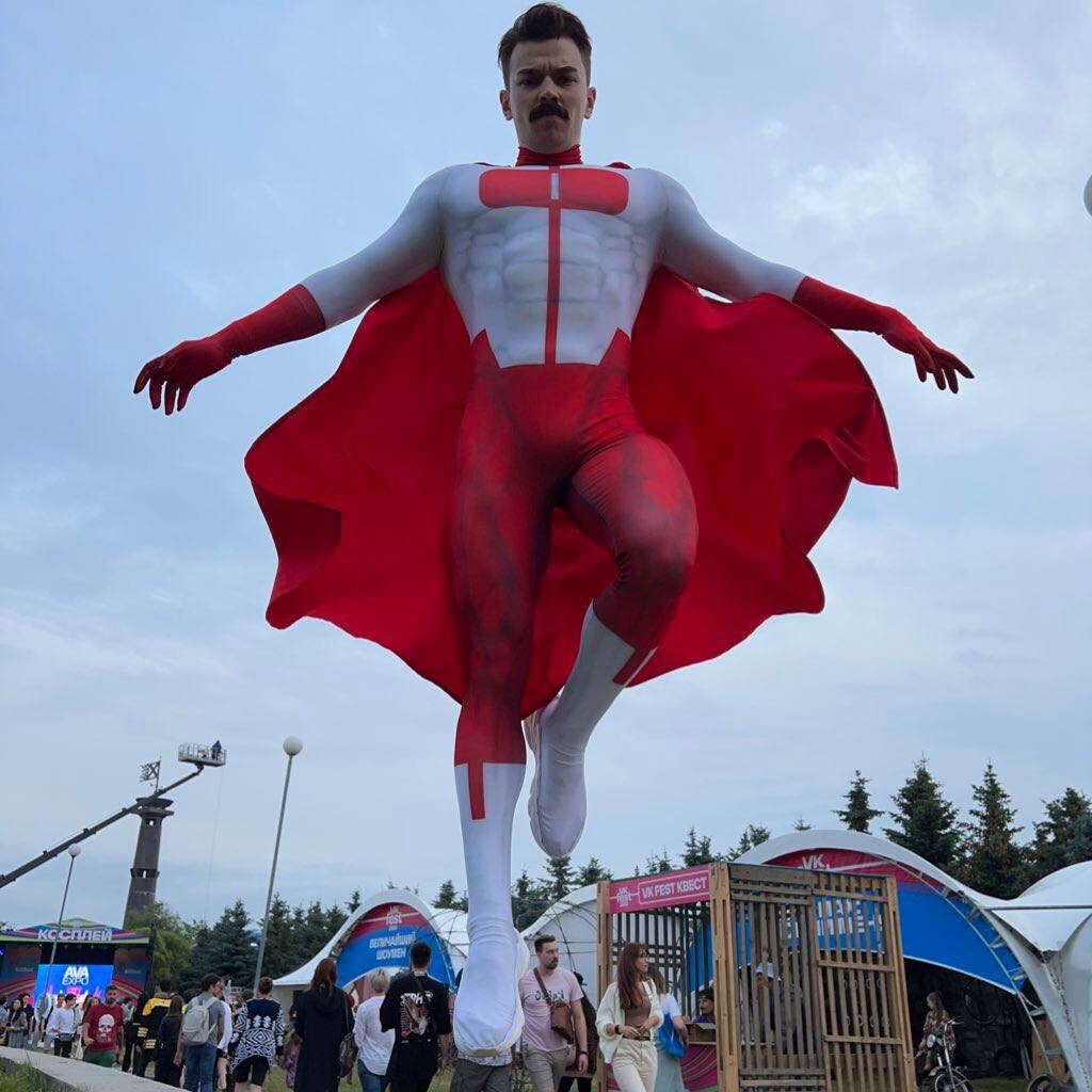 Omni Man Costume / Invincible - Etsy