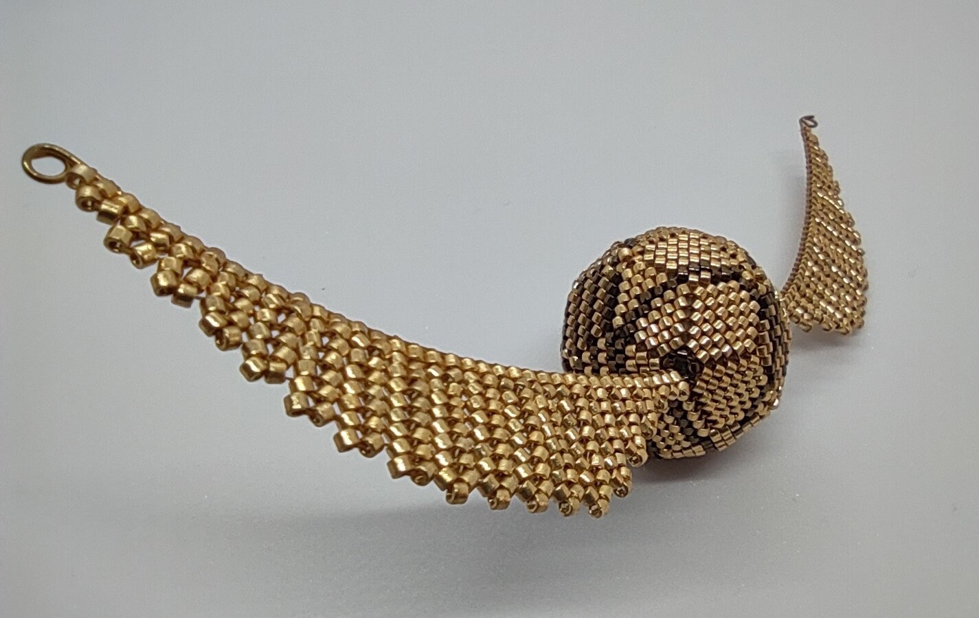 HP Golden Flying Ball. Beaded Golden Magic Snitch Tutorial. Magical ...