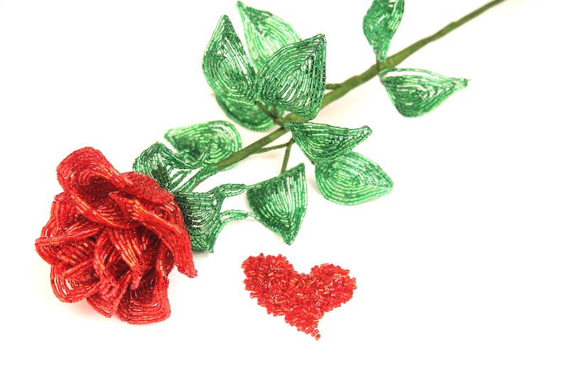 French Beaded Rose, Beaded Flowers Pattern, Seed Bead Patterns, Beading ...