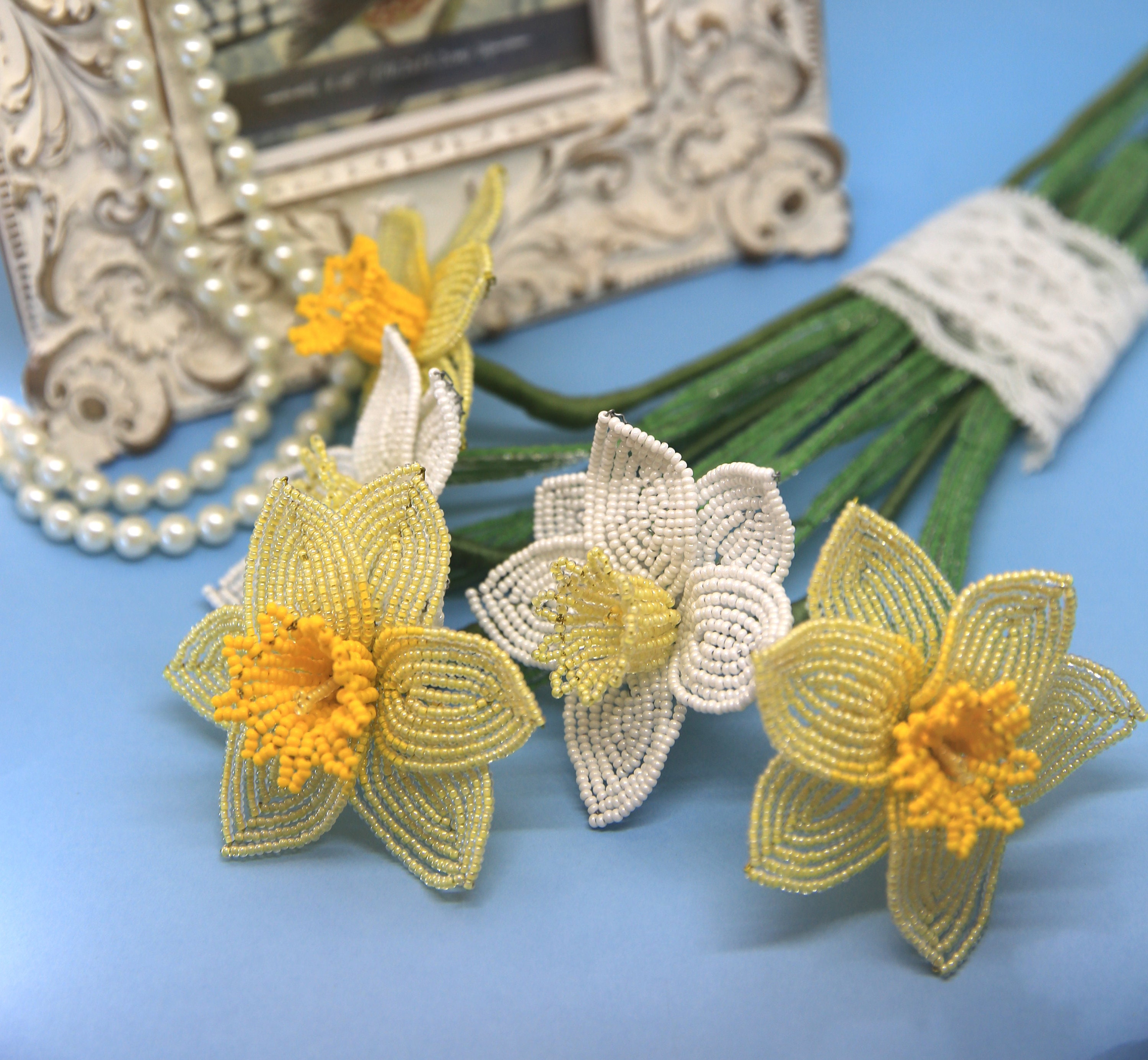 Beaded Tulip and Narcissus Pattern Beaded Flowers Patterns Seed Bead ...