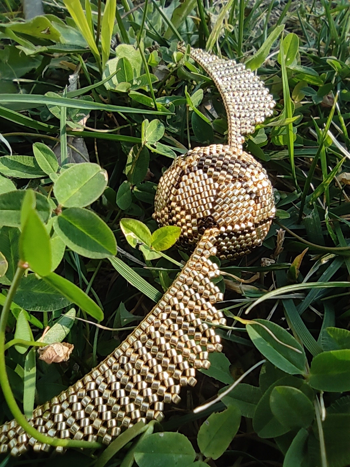 HP Golden Flying Ball. Beaded Golden Magic Snitch Tutorial. Magical ...