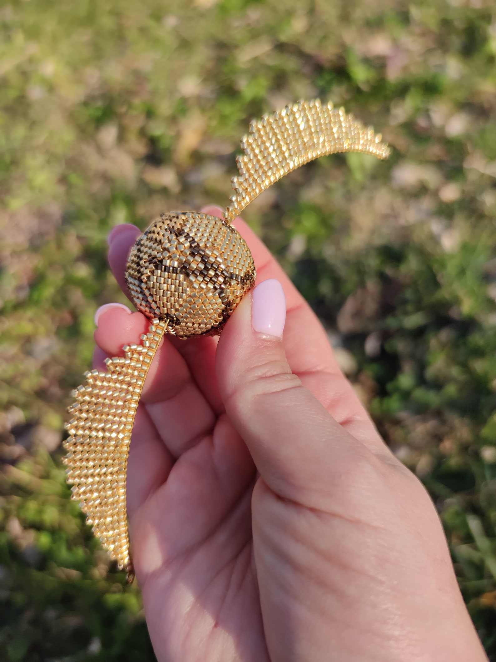 HP Golden Flying Ball. Beaded Golden Magic Snitch Tutorial. Magical ...