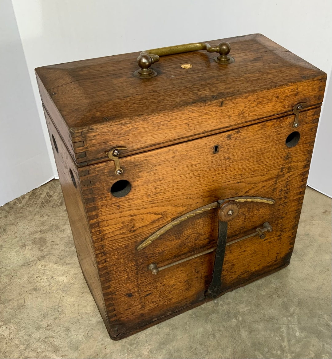 Large Antique Vintage Oak Wooden Box. Top Opens and Has a - Etsy