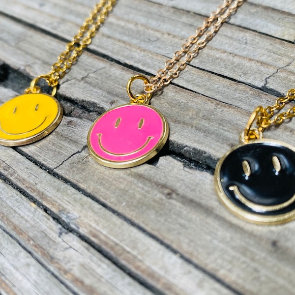 Smiley Face Necklace - Etsy