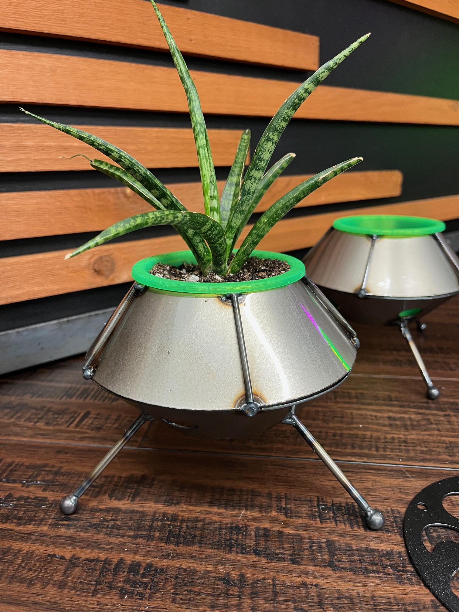UFO Planter | Alien Planter | AREA 51 | Home Decor | Extra Terrestrial ...