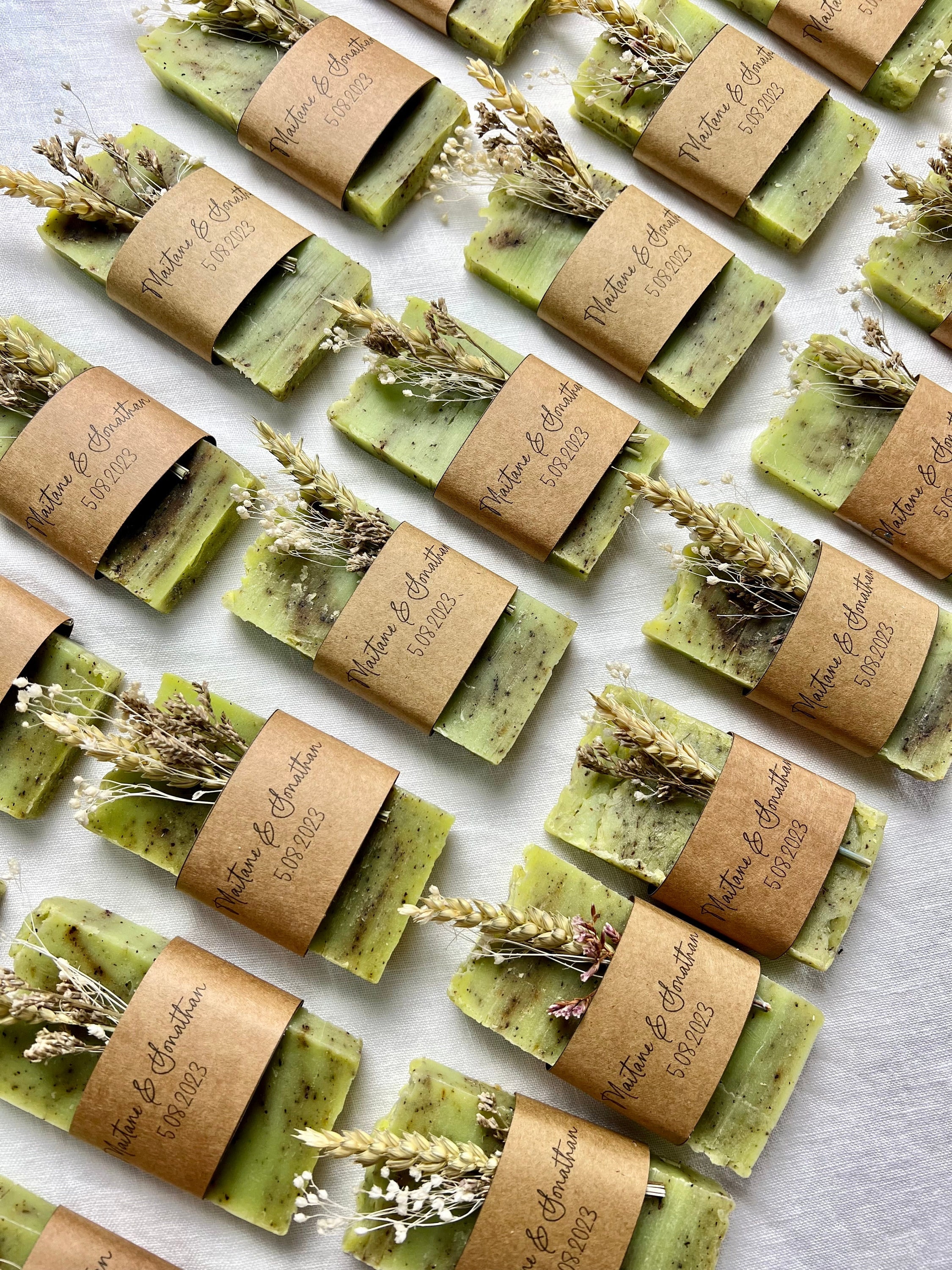 Cadeaux de mariage pour les invités, savons faits main. Savon pour la ...