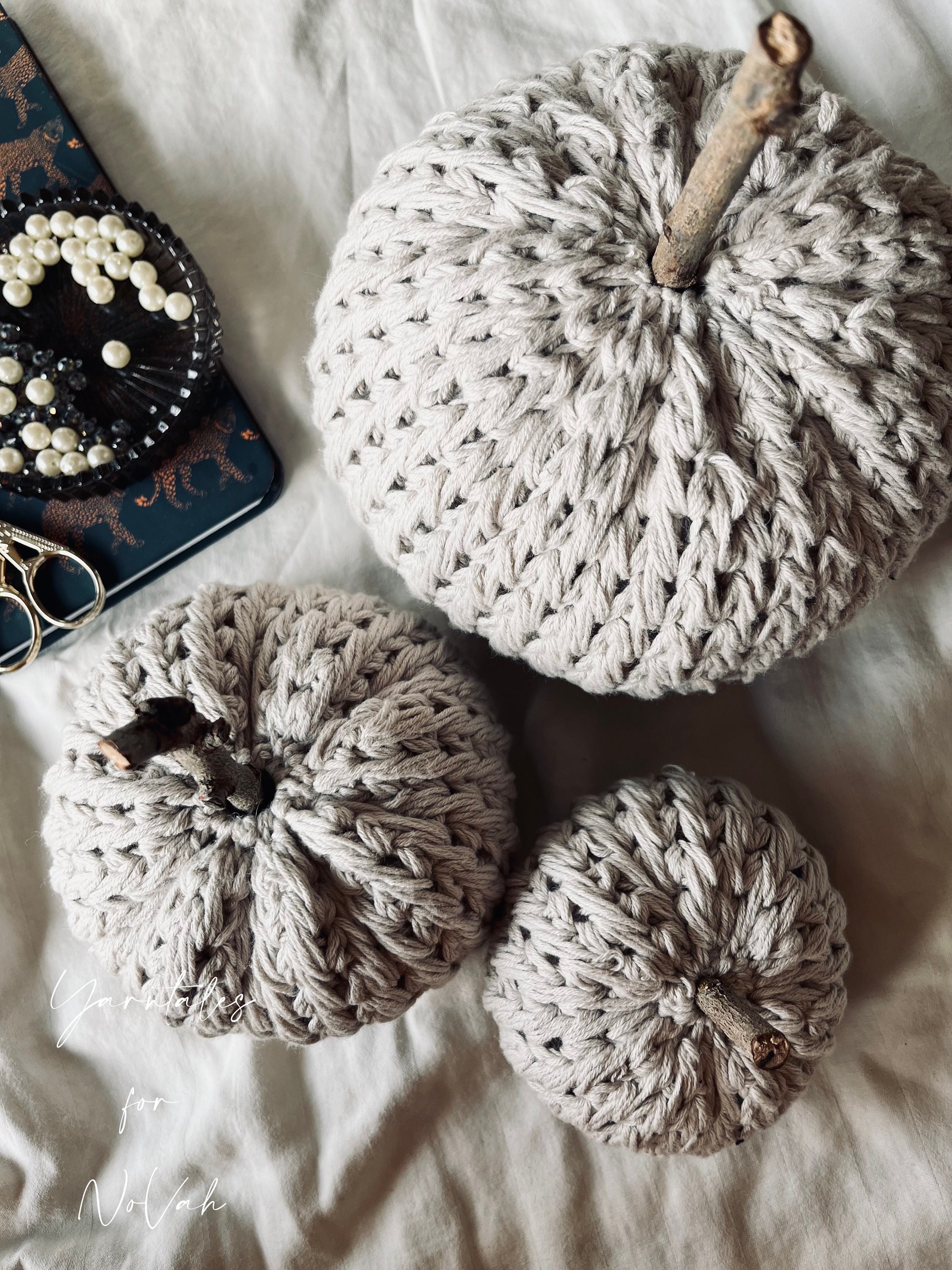 CROCHET PATTERN • Feather Pumpkins • 3 Size Crochet Pumpkin Pattern - Etsy