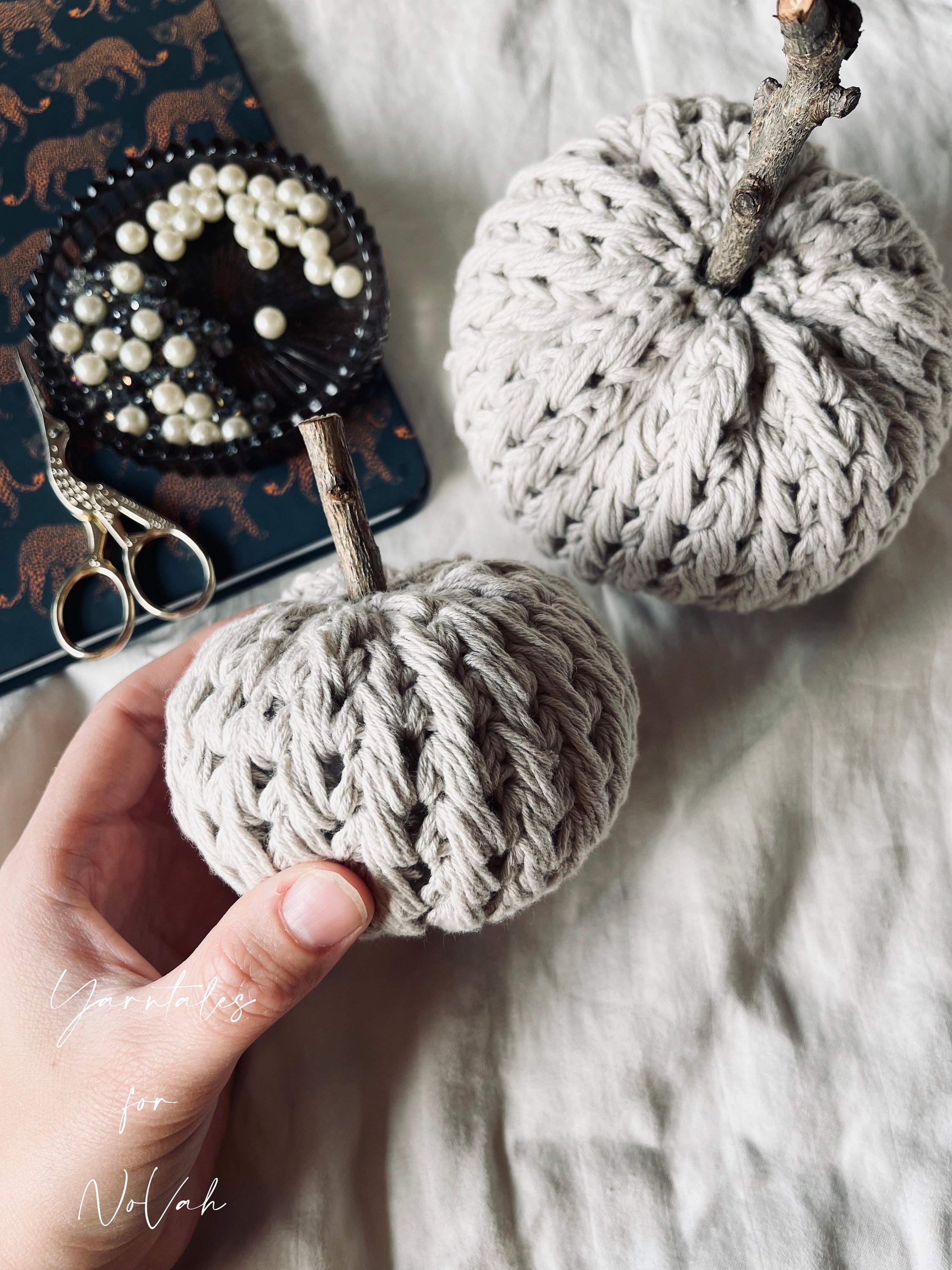 CROCHET PATTERN • Feather Pumpkins • 3 Size Crochet Pumpkin Pattern - Etsy