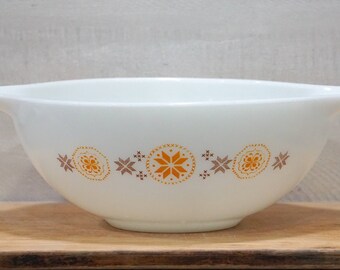 444 Pyrex Bowl | Etsy