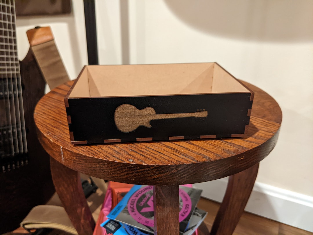 Guitar Pick Box - Les Paul | Painted and Engraved Wood Guitar Pick Box ...